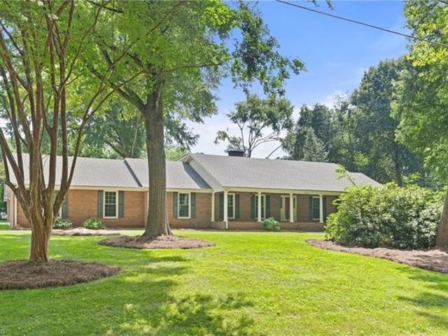 4331 Woodbourne Dr, Clemmons, NC 27012