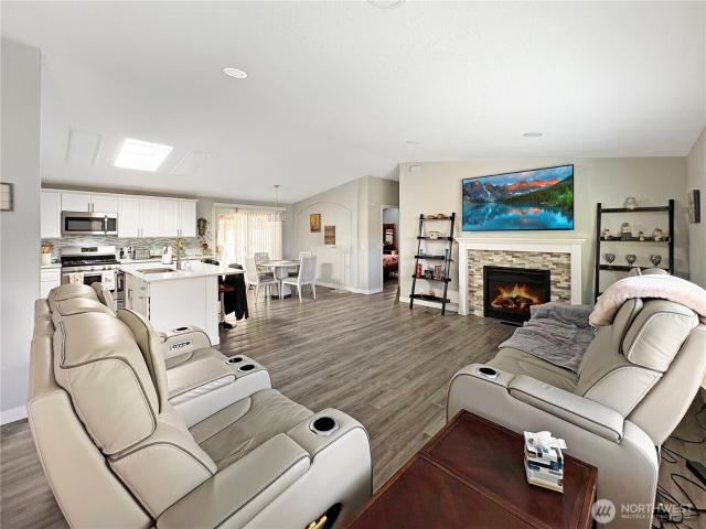 4332 Lakeview Court