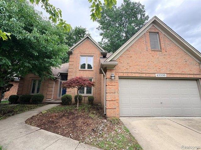 43336 Herring Dr, Clinton Township, MI 48038