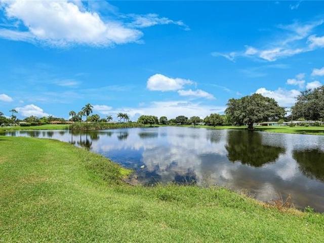 4333 Beechwood Lake Dr, Naples, FL 34112