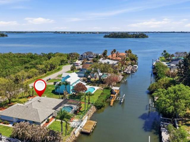433 12th St SE, Vero Beach, FL 32962