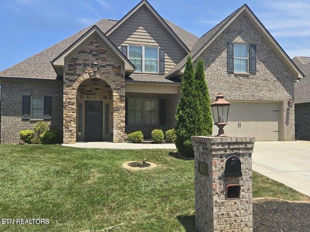 433 Chimney Rock Dr, Lenoir City, TN 37771