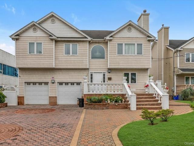 433 Atlantic Ave, Freeport, NY 11520