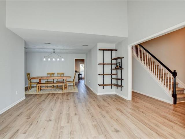 433 Broad Bend CIR