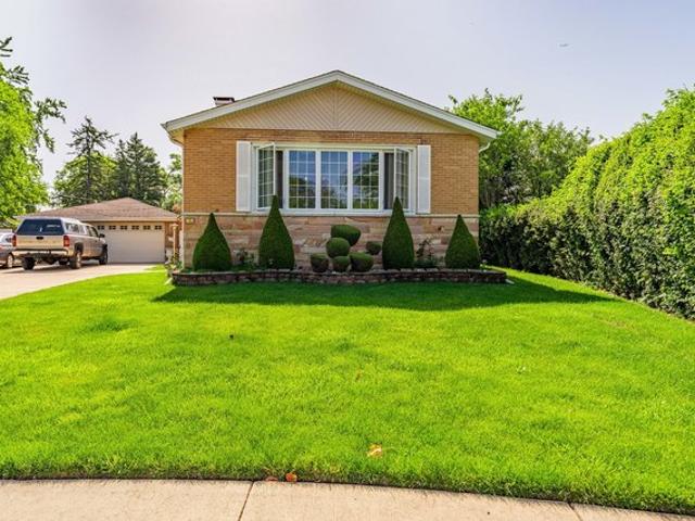 433 E Cherry Hill Dr, Addison, IL 60101