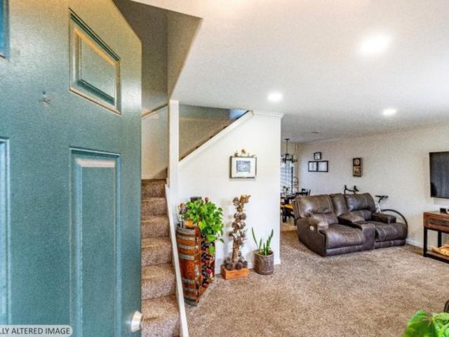 433 Freeway Dr, Napa, CA 94558