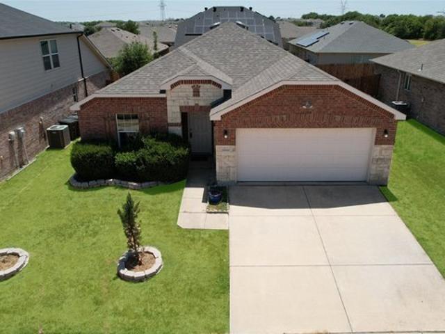 433 Magma Dr, Fort Worth, TX 76131