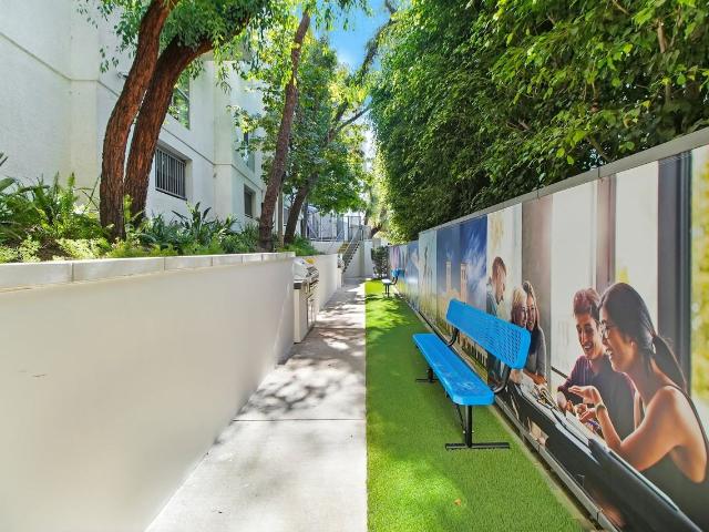 433 Midvale 7 Bedroom Apartment for Rent at 433 Midvale Ave, Los Angeles, CA 90024 Westwood