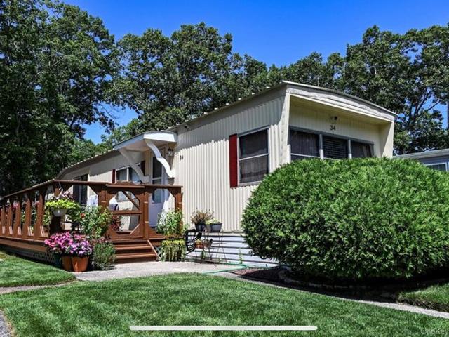 433 Mill Rd Unit 34, Calverton, NY 11933