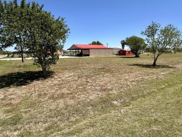 433 Mulberry St, Matagorda, TX 77457