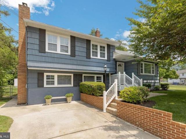 433 Parkview Dr, Mount Holly, NJ 08060