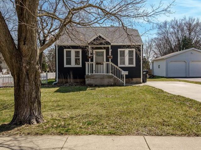 433 W Rockwell St, Elkhorn, WI 53121