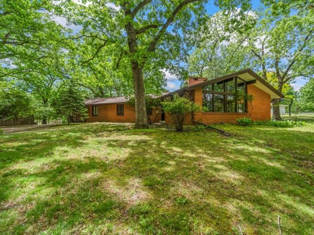 433 Westwood Dr, Ames, IA 50014