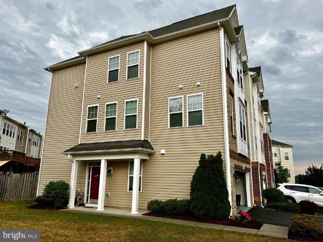 43453 Rickenbacker Square