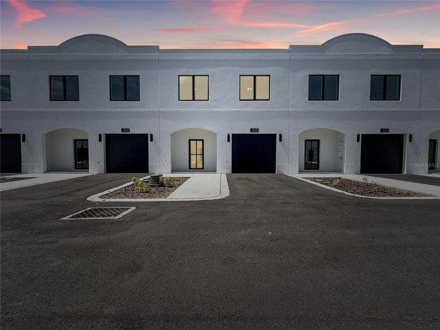 4345 Cambio Gardens Ct, Tampa, FL 33610