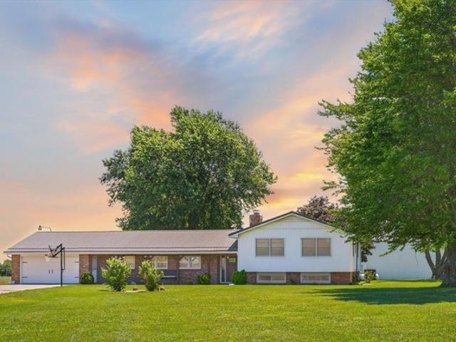 4346 S 97th Rd, Bolivar, MO 65613