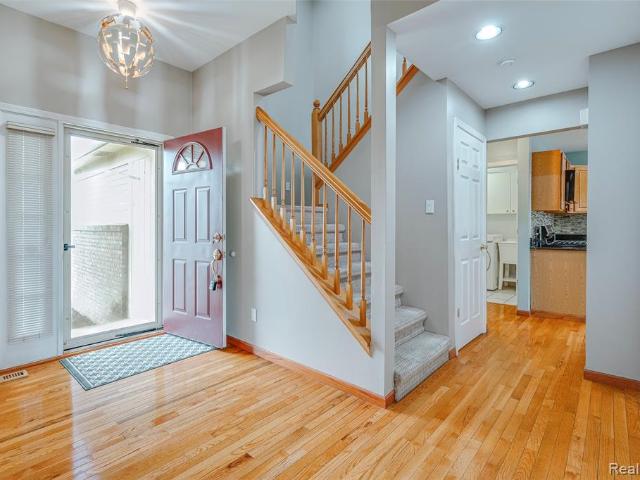 43470 Algonquin Drive