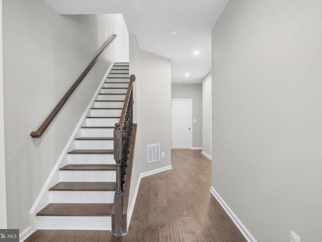 43475 Apple Orchard Square