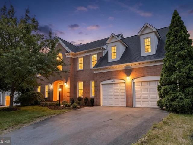 43478 Golden Meadow Cir, Ashburn, VA 20147