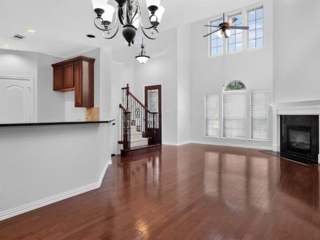 4348 Kestrel Way