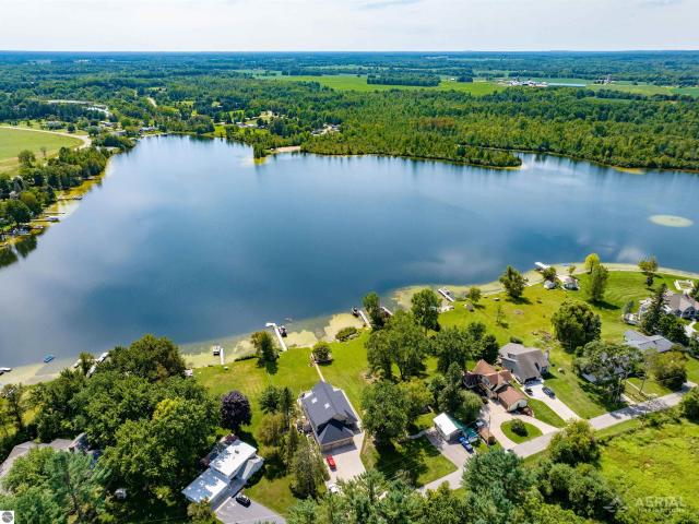 4348 W Lakeside Drive