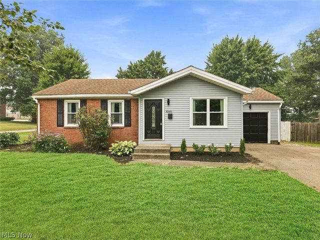 4340 Maureen Dr, Youngstown, OH 44511