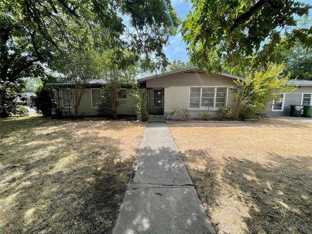 4340 Cummings Dr, North Richland Hills, TX 76180