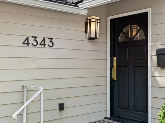 4343 Noble Avenue