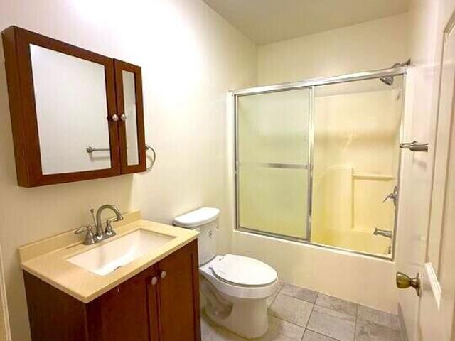 4343 W 4th Street