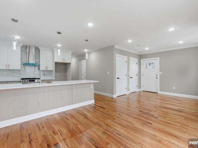 434 10th Street