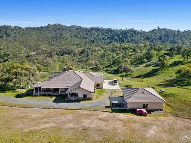 434 Bella Posta Dr, Bakersfield, CA 93308