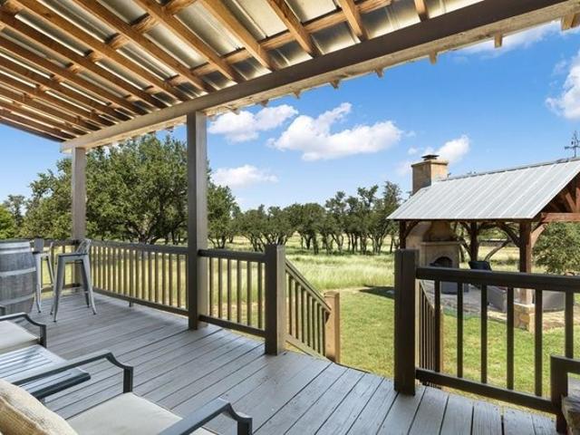 434 Gold Schaefer Rd, Fredericksburg, TX 78624