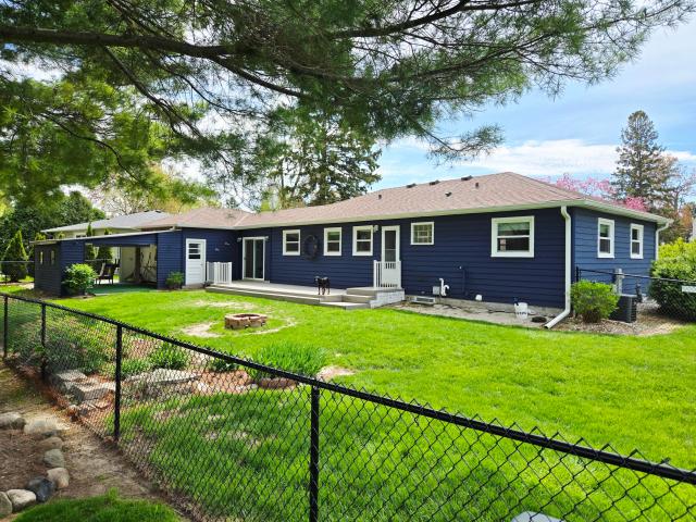 434 Greenland Ave