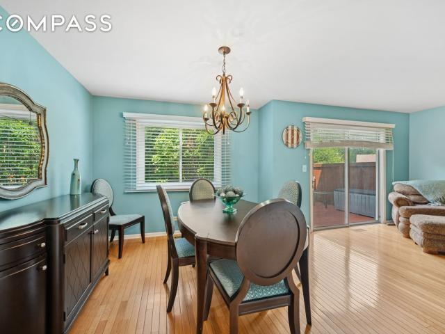 434 Dogwood Ter, Buffalo Grove, IL