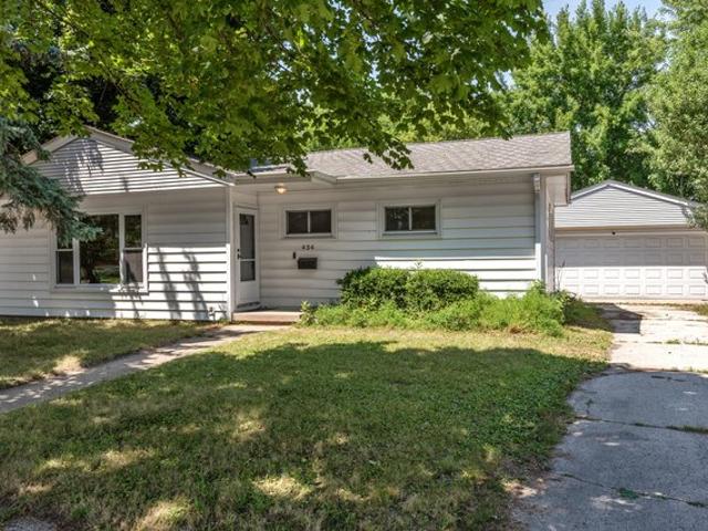 434 Harrison Ave, Waukesha, WI 53186