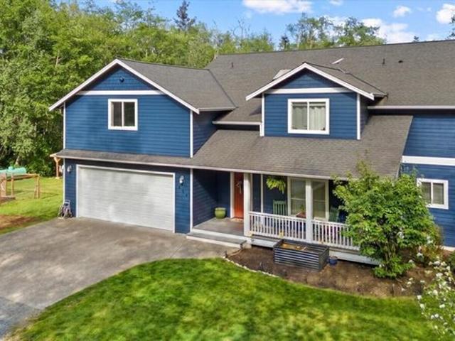 434 Islandcrest Dr, Camano Island, WA 98282