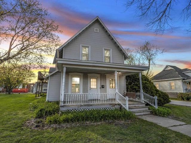434 S Jackson St, Green Bay, WI 54301