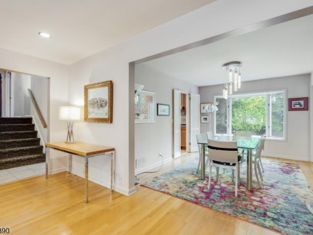 434 Sandford Ave