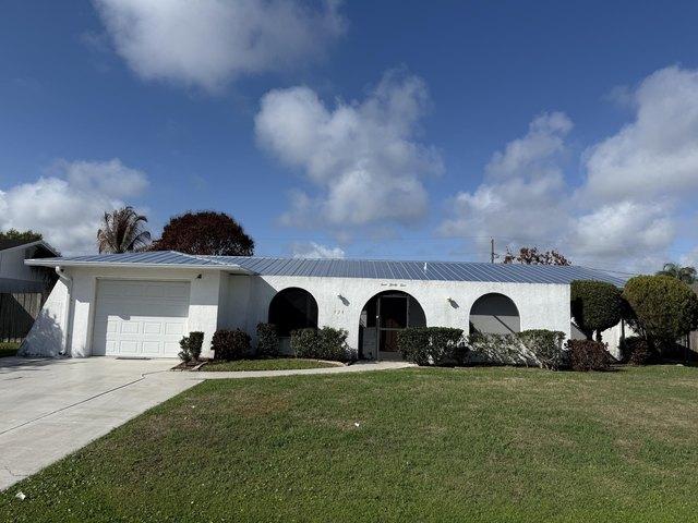 434 SE Sunnydale Ln, Port Saint Lucie, FL 34983