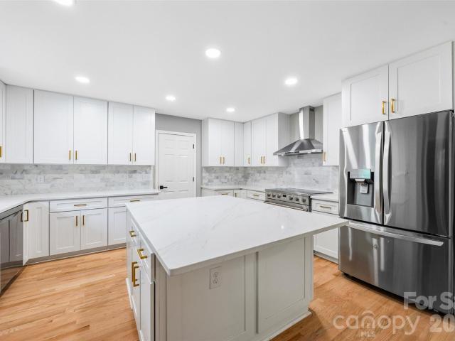 434 Sunnyside Drive SE