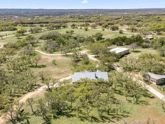 434 W Turner Ct, Johnson City, TX 78636