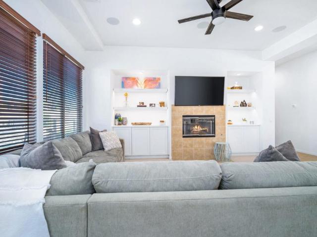 43569 Parkway Esplanade E