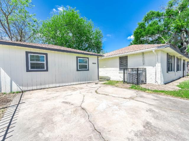 4356 B Phlox St, Houston, TX 77051 | MLS #82895 | Compass