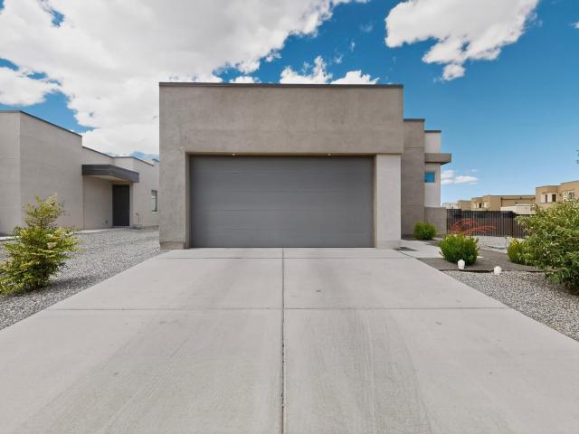 4356 Lauren Loop NE