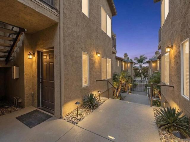 4357 Arizona St 3