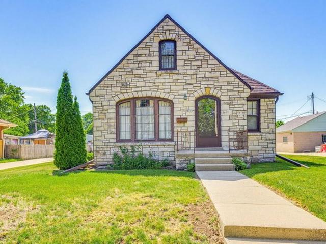 4359 N 82nd St, Milwaukee, WI 53222