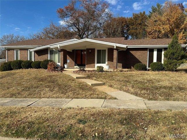 4359 Blythewood Dr, Florissant, MO 63033