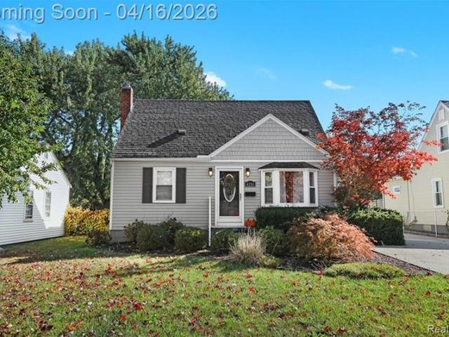 4350 Mandalay Ave, Royal Oak, MI 48073