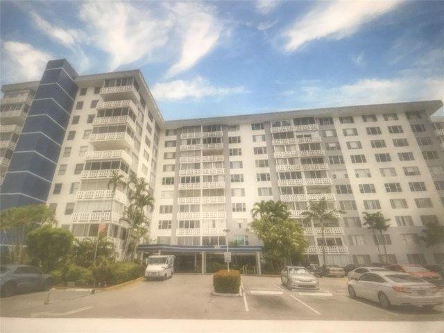 4350 Hillcrest Dr Apt 704, Hollywood, FL 33021