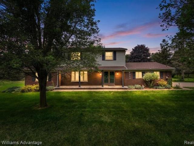 4350 Stone Barn, Highland, MI 48380